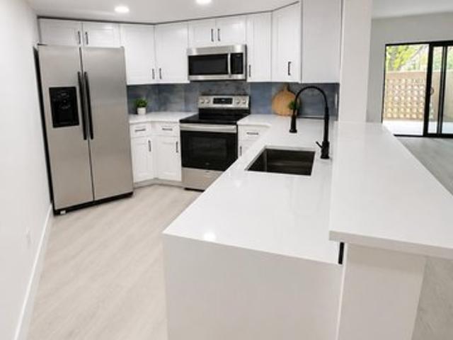 10229 NW 9th St Cir Apt 103, Miami, FL 33172