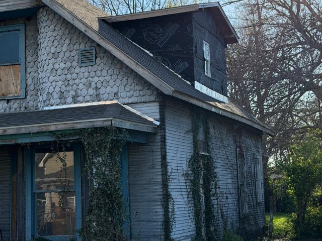 1022 N Goodlet Avenue