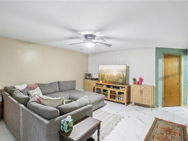 1022 N Davis Road