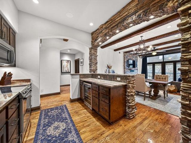 1022 Navarro St Apt 404, San Antonio, TX 78205