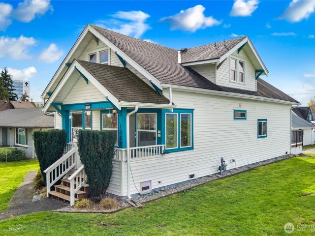 1022 Oakes Avenue