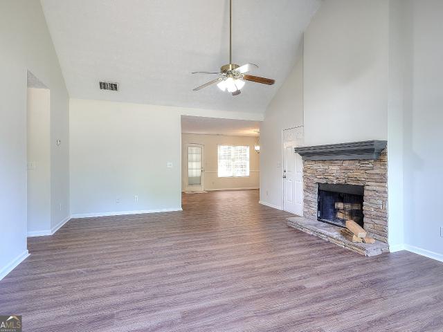 1022 Carriage Way