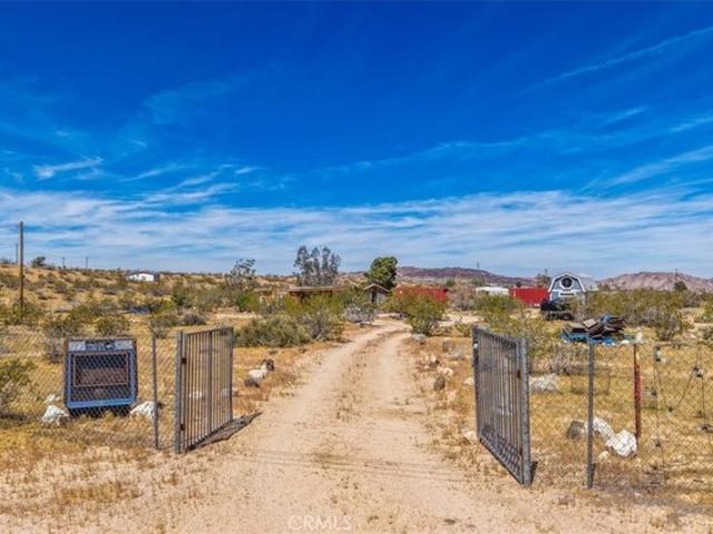 1022 Chuckawalla Rd, Landers, CA 92285