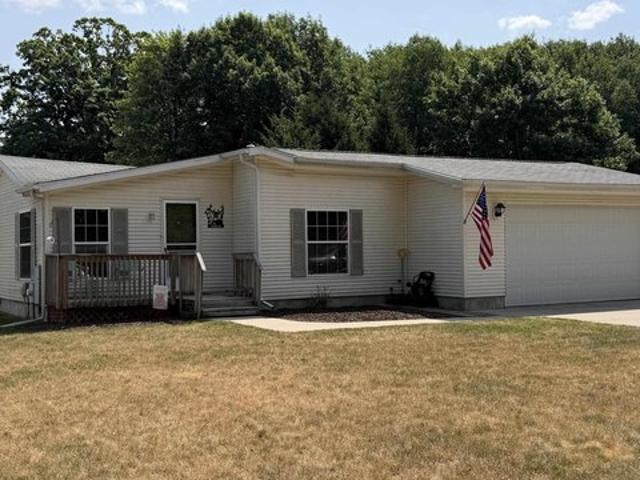1022 Duquesa Dr, Lake Isabella, MI 48893