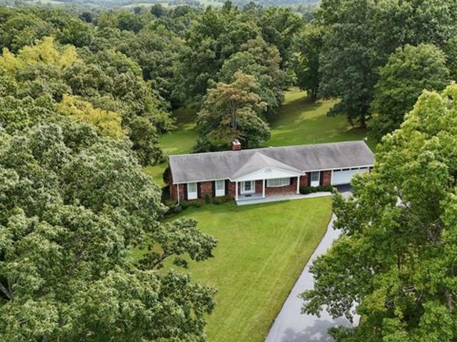 1022 Greenbriar Rd, Lawrenceburg, KY 40342