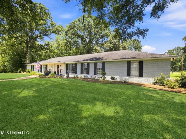 1022 L D White Road