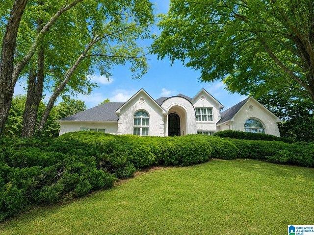 1022 Lake Heather Rd, Hoover, AL 35242