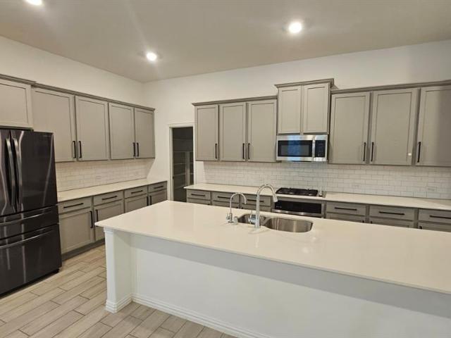 1022 Lakebend Court