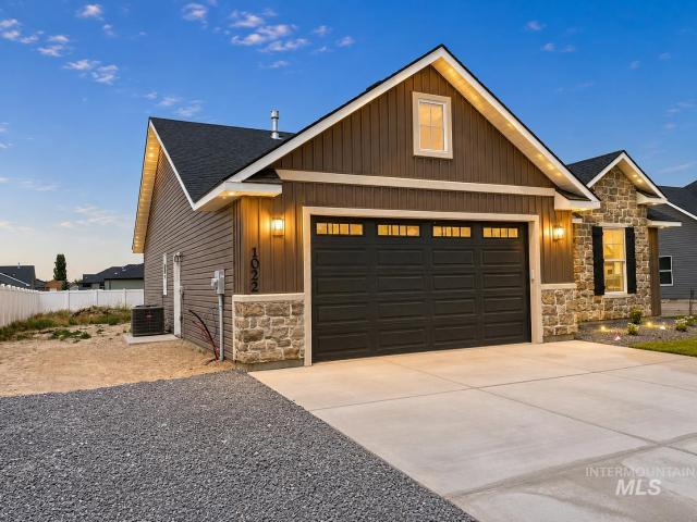1022 Paintbrush Ave