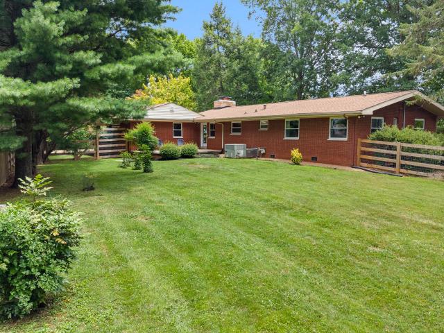 1022 Peterson Lane