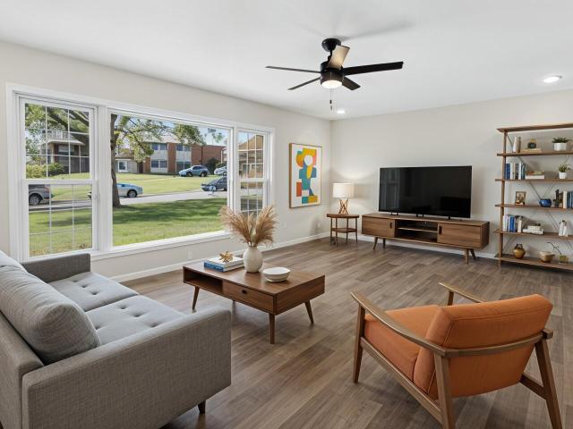 1022 queen ann dr