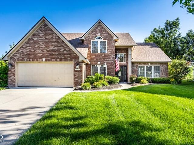 1022 Sugar Maple Dr, Greenwood, IN 46143