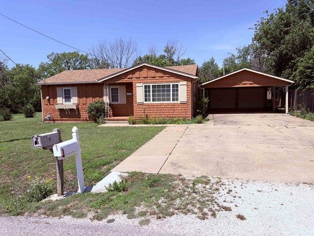 1022 S Cherry St, Wellington, KS 67152