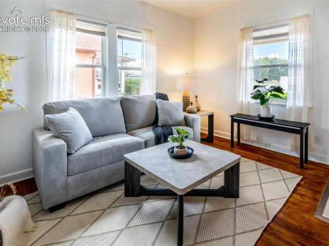 1022 S Santa Fe NA