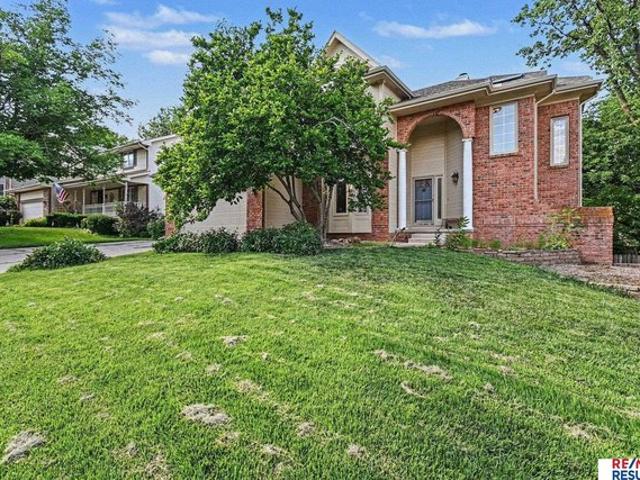 1022 Sherwood Ln, Papillion, NE 68046