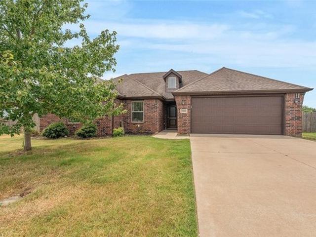 1022 Tarah Knolls Cir, Centerton, AR 72719