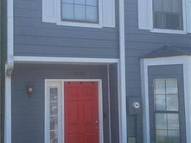 1022 Thornwoode Ln, Stone Mountain, GA 30083