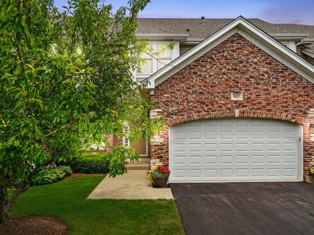 1022 W Bogey Ln, Palatine, IL 60067