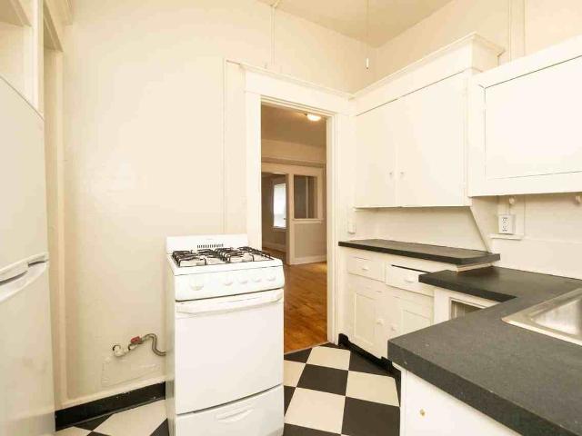 1022 1036 NE Hancock St 1 Bedroom Apartment for Rent at 1022 Ne Hancock St, Portland, OR 97212 Irvington