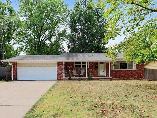 10233 W Binter St, Wichita, KS 67212