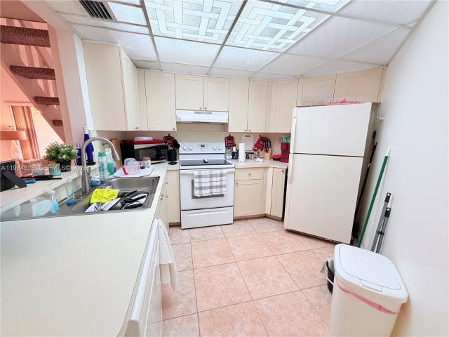 10233 NW 9th St Cir, Unit 2061, Miami, FL 33172 | MLS #A11984