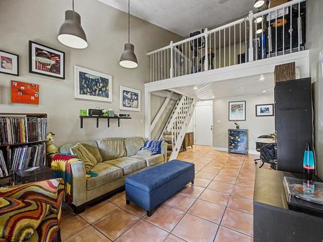 10233 NW 9th St Cir Unit 214 1, Miami, FL 33172