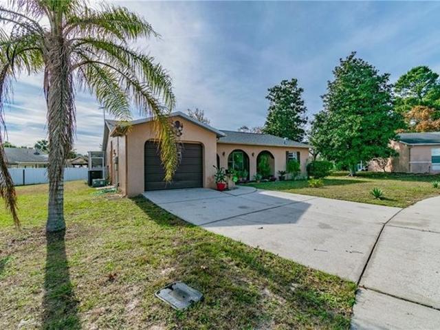 10230 Autumnwood Dr, Hudson, FL 34667
