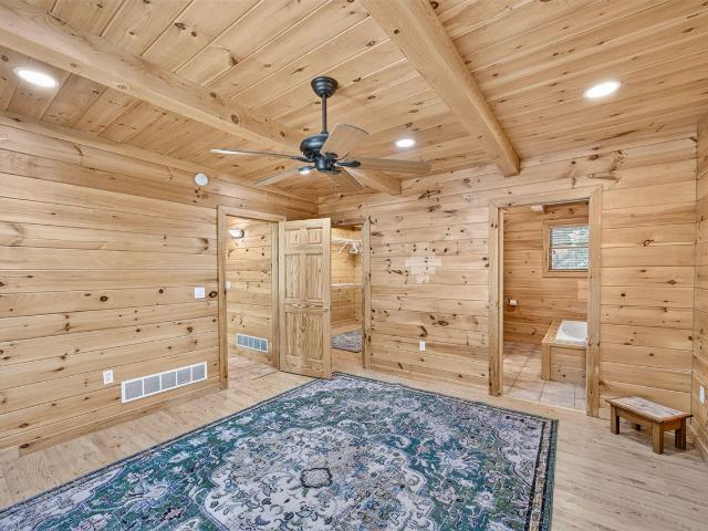 10231 Mountain View Trail