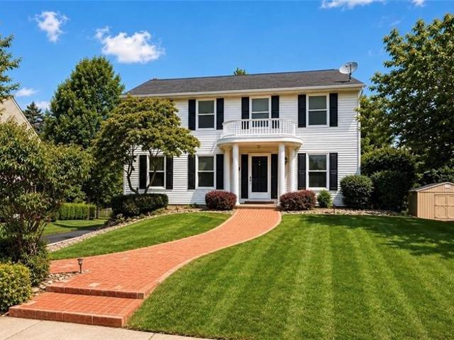 10232 Lavonne Dr, Irwin, PA 15642