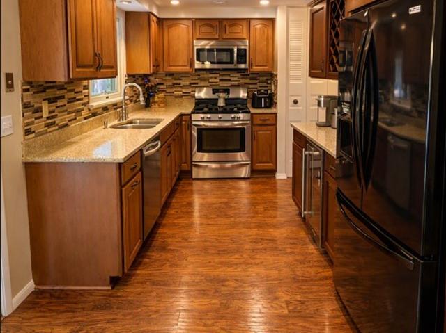 10232 Lavonne Dr