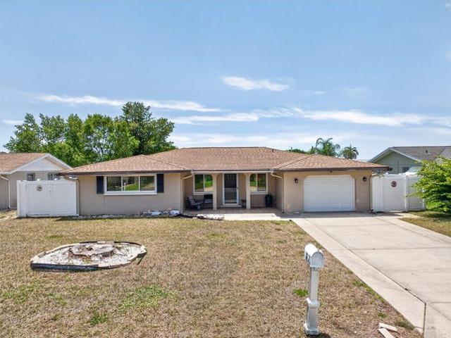 10237 Oak Hill Dr, Port Richey, FL 34668