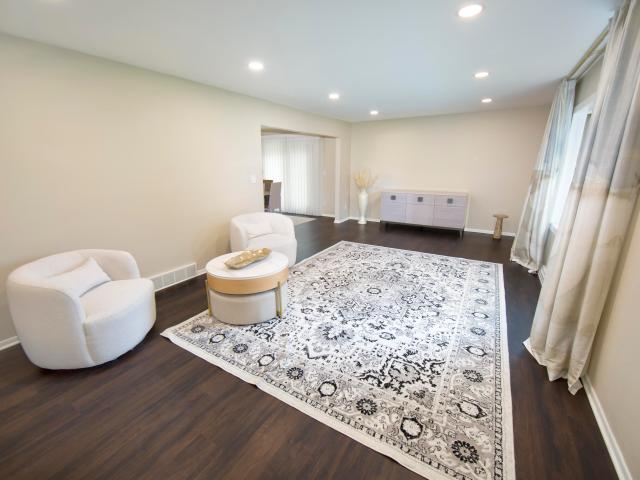10234 N La Cresta Dr