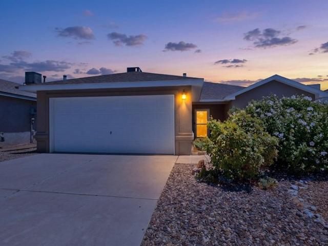 10238 Country Meadows Dr NW, Albuquerque, NM 87114