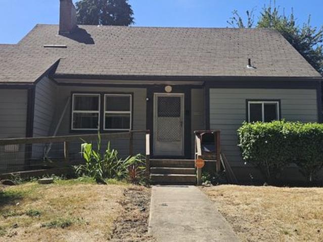 10238 N James St, Portland, OR 97203