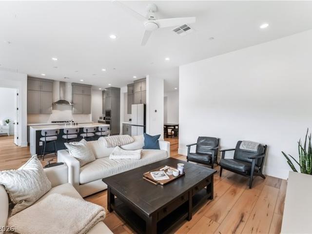 10239 Meandering Dell Ave, Las Vegas, NV 89166