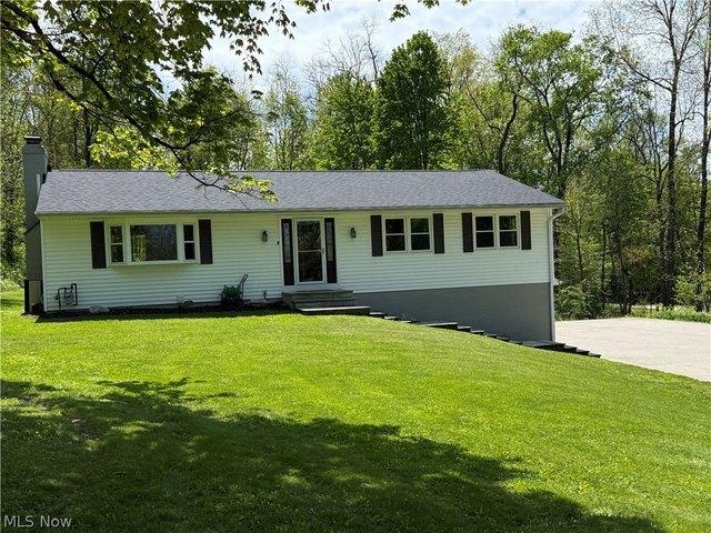 10239 Mulberry Rd, Chardon, OH 44024