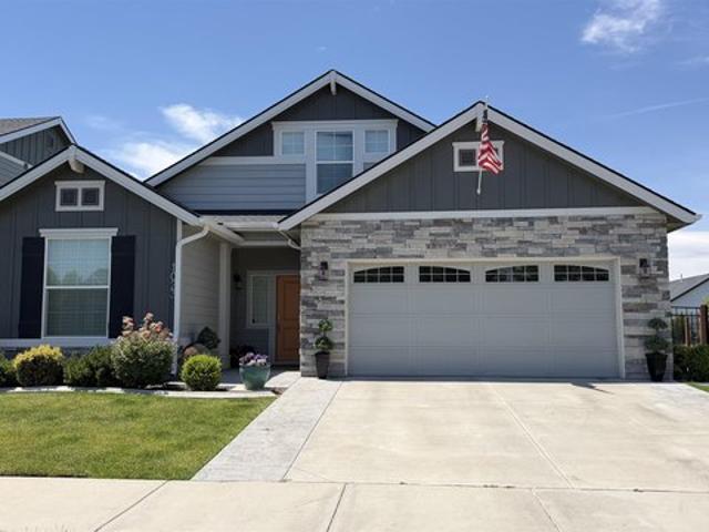 1023 N Chastain Ln, Eagle, ID 83616