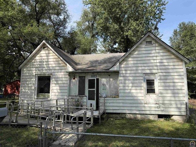 1023 NE Kellam Ave, Topeka, KS 66616