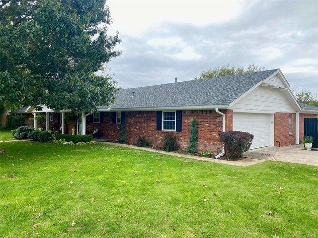 1023 Oak Dr, Sulphur, OK 73086