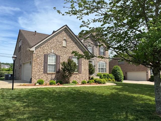 1023 Avery Trace Cir