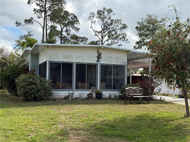1023 Capella Dr, Tavares, FL 32778 | MLS #G5109