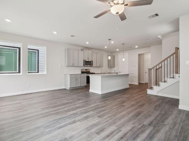 1023 Cedar Place Lane