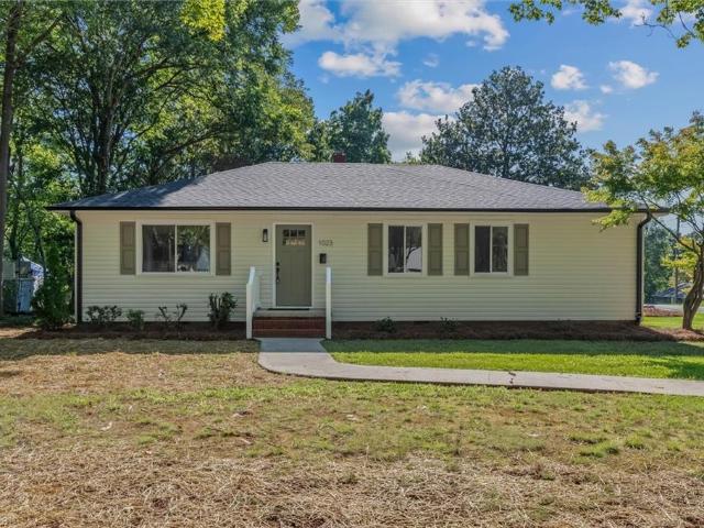 1023 Cliff Road