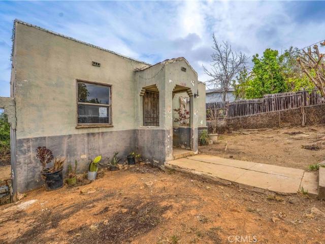 1023 De Garmo Dr, Los Angeles, CA 90063 | MLS #MB26077