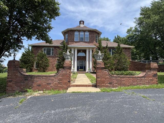 1023 E Fremont Drive