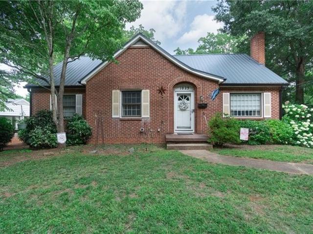 1023 Kearns Ave, Winston Salem, NC 27106