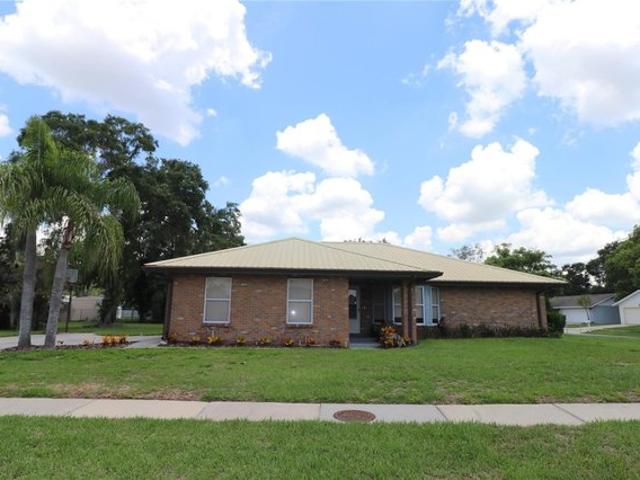 1023 Redbud Cir, Plant City, FL 33563