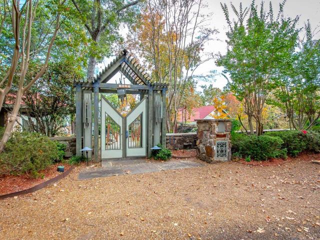 1023 Rock Ledge Road