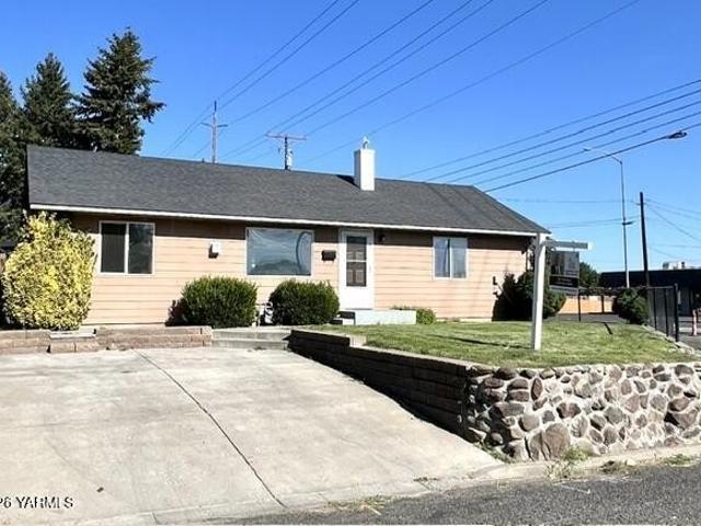 1023 S 36th Ave, Yakima, WA 98902