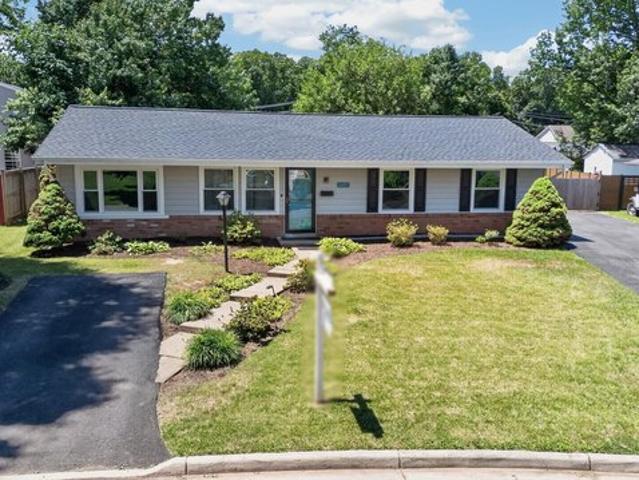 1023 S Hoga Rd, Sterling, VA 20164